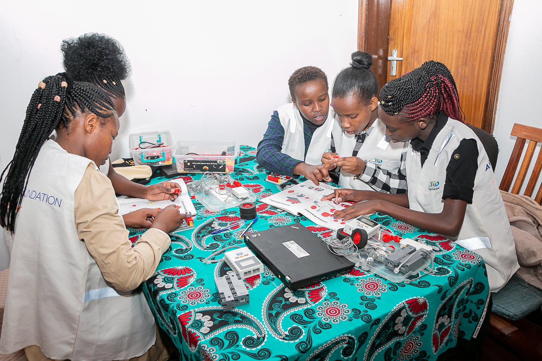 Girls in STEM Career Day @ The Travelling Telescope – Mawazo Website